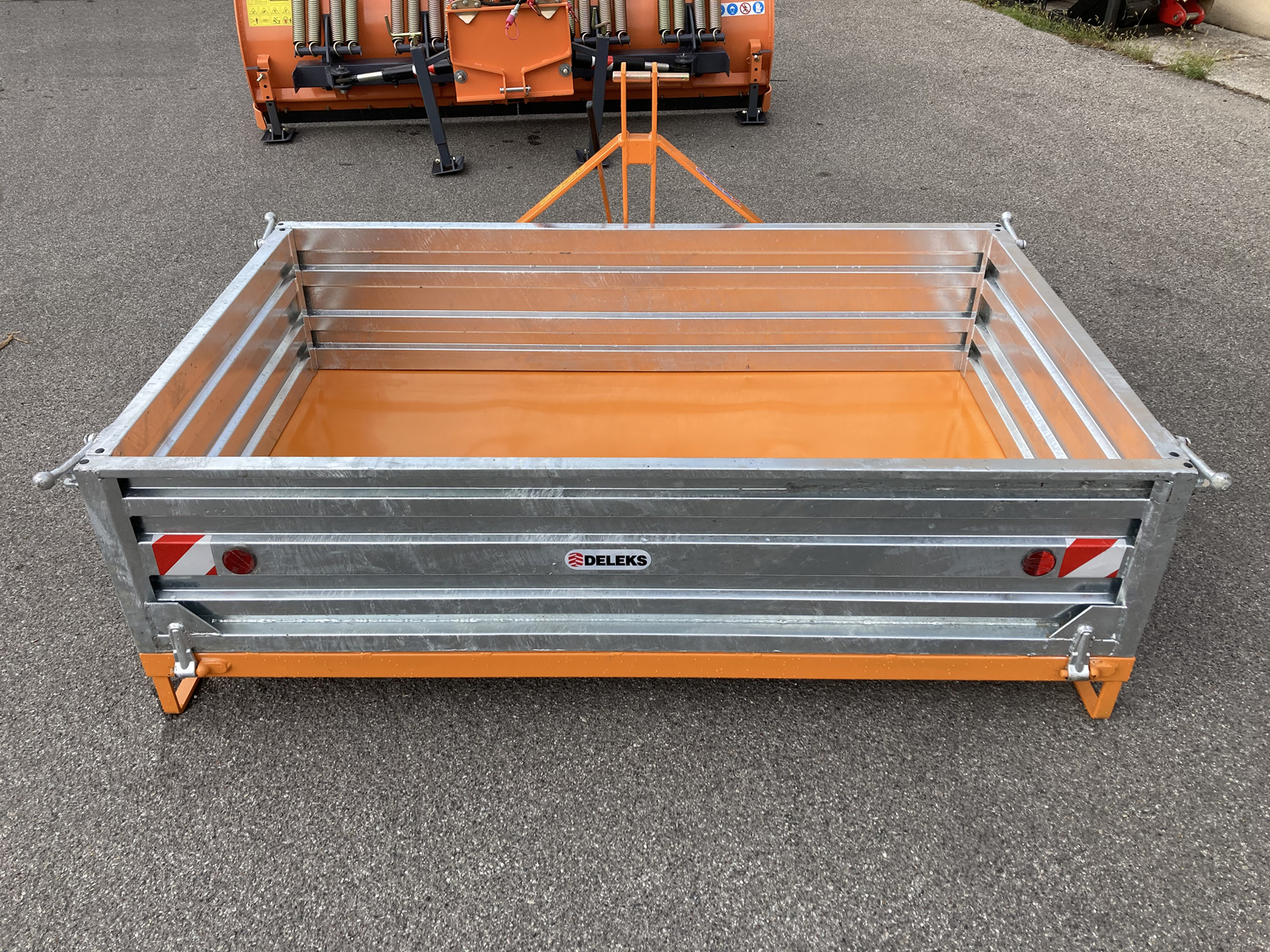Transport Box for tractor, T-2000