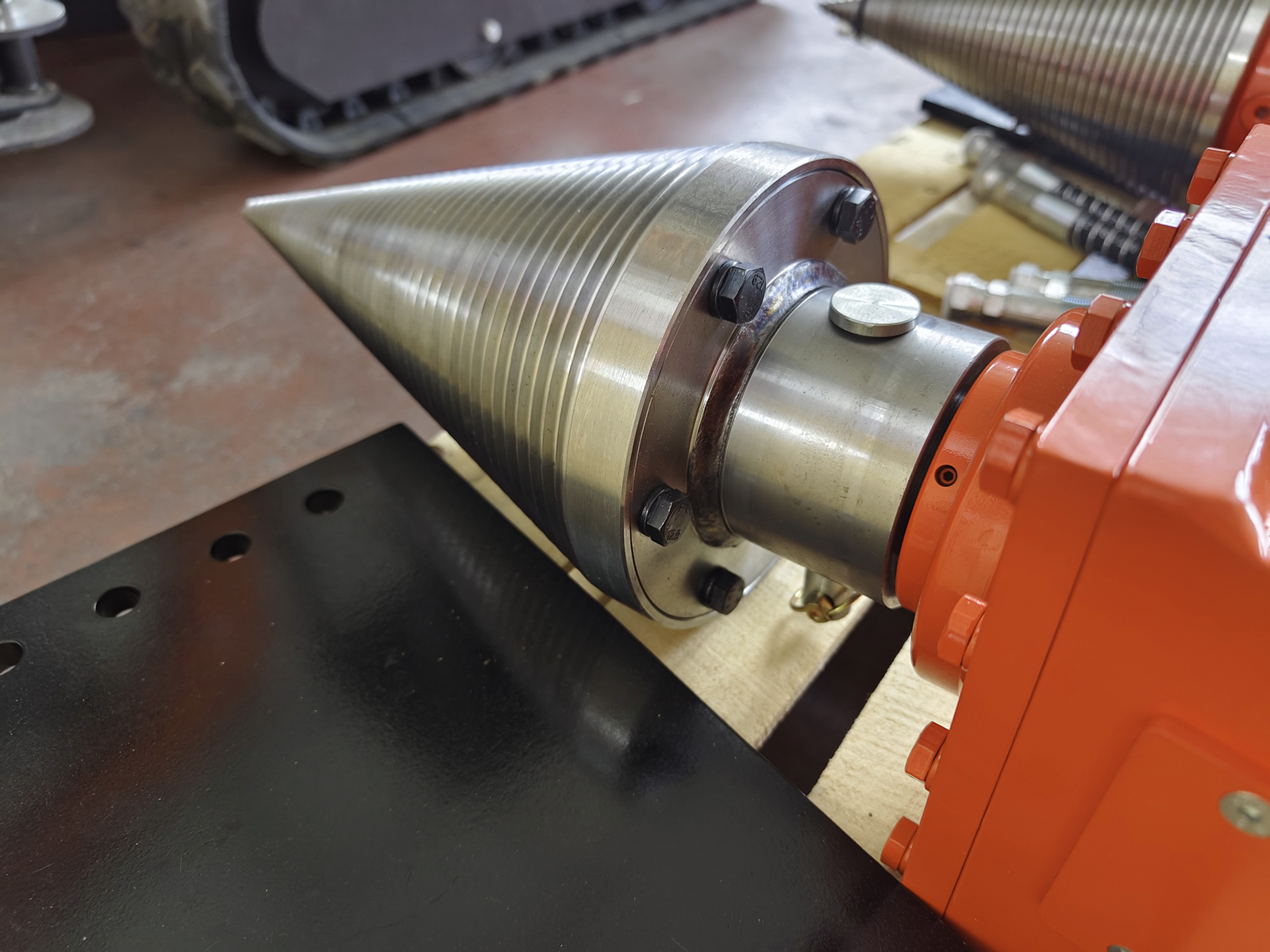 Screw log splitter for mini excavator - with reducer